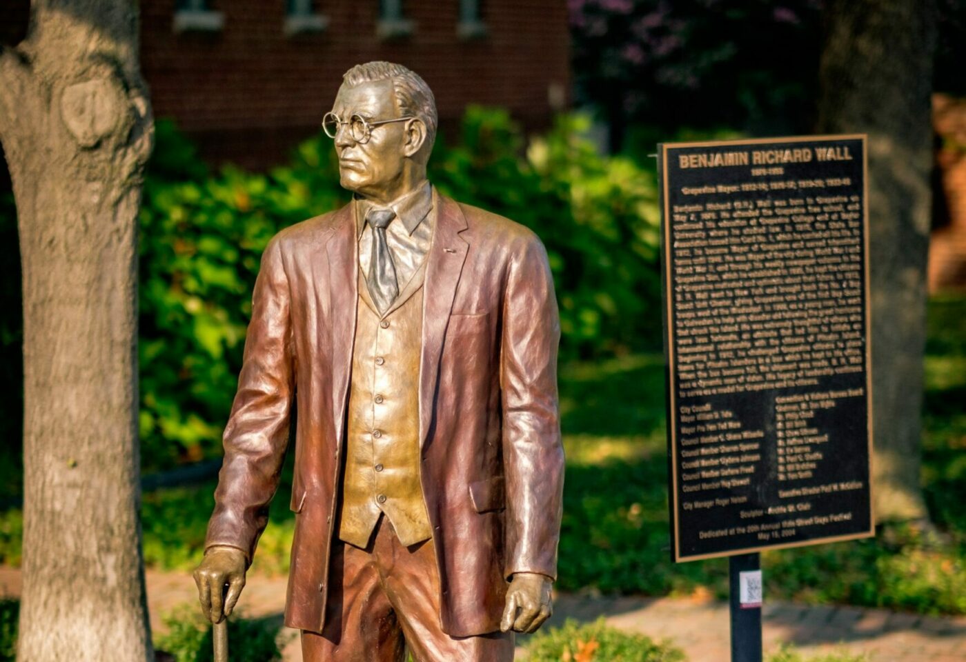 Benjamin R. Wall - GoGrapevine